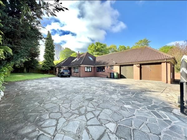 6 bed detached house for sale in Charlemont Road, Walsall WS5 - Zoopla
