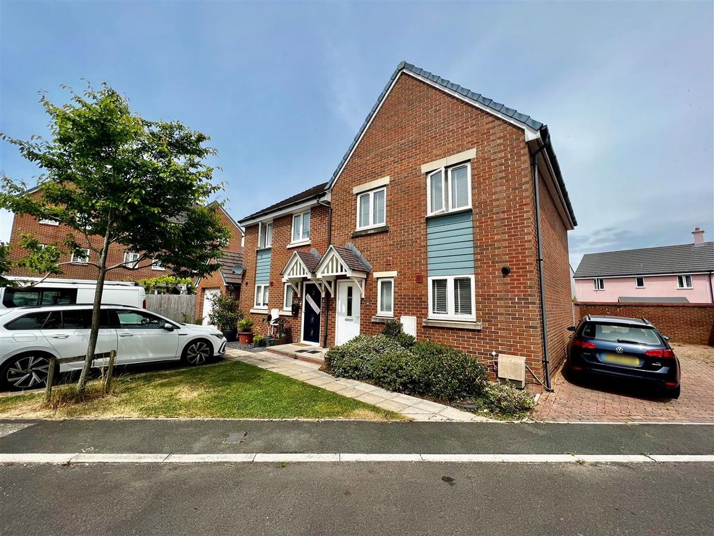 3 bed semi-detached house for sale in Hafner Green, Weston-Super-Mare ...