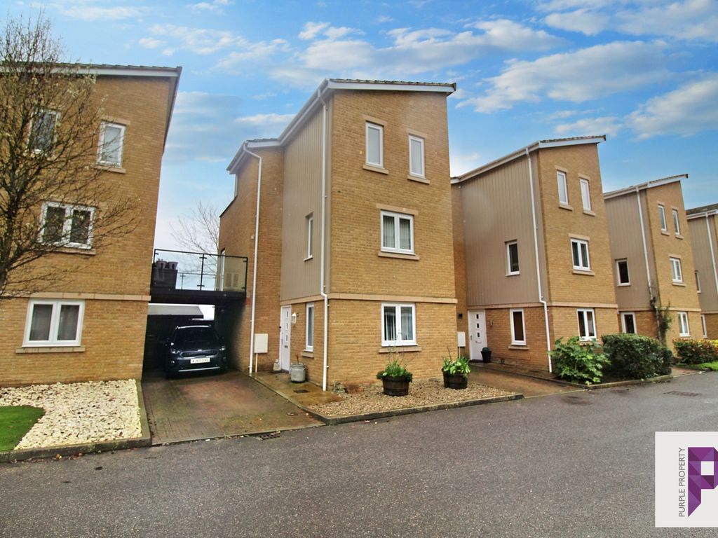3 bed town house for sale in Ward View, Chatham ME5, £400,000 - Zoopla