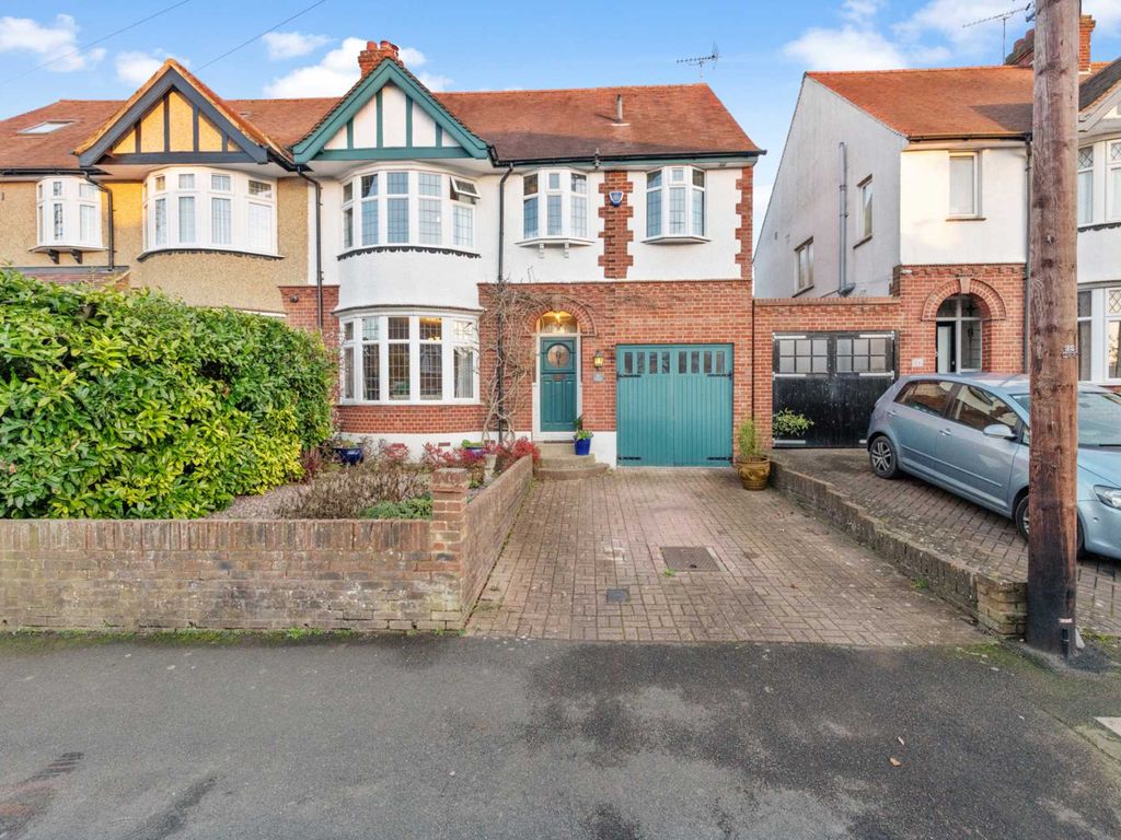 4 bed semi-detached house for sale in Elmwood Crescent, Luton LU2 - Zoopla