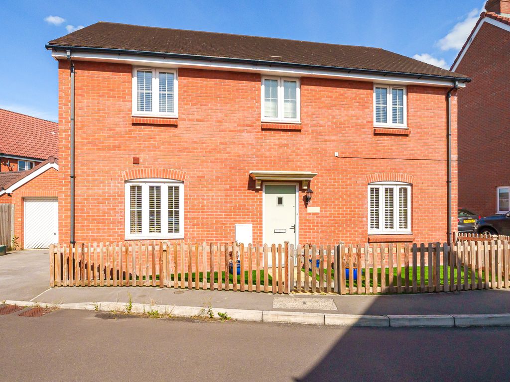 4 Bed Detached House For Sale In Linnet Lane Melksham Wiltshire Sn12