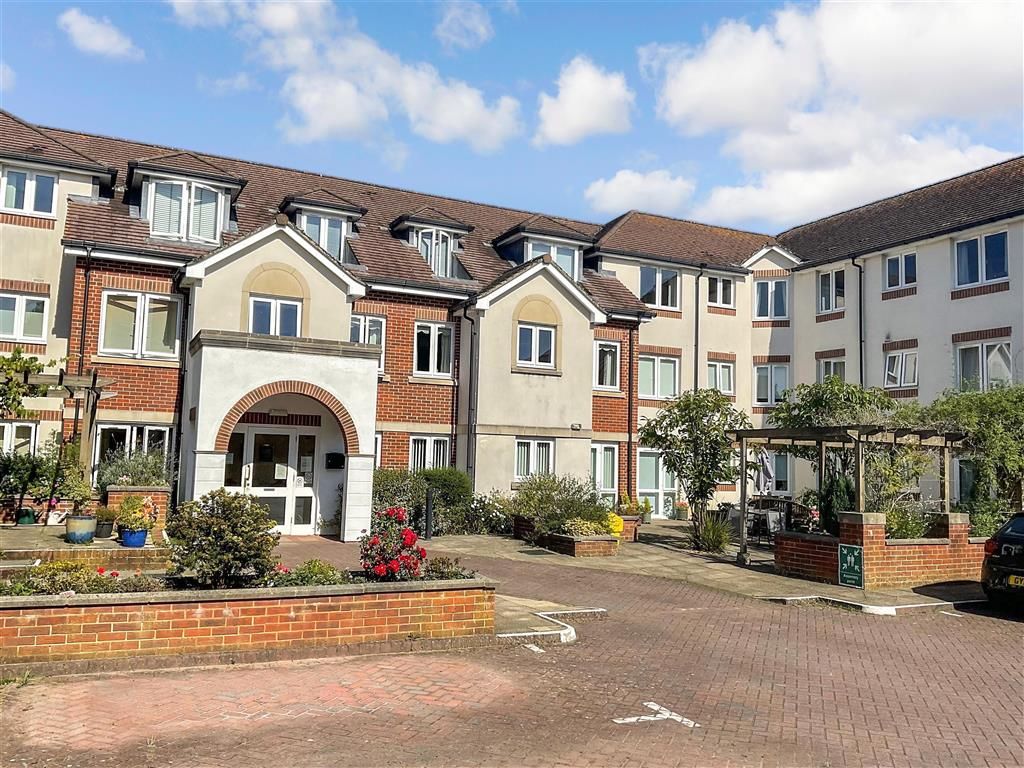 1 bed flat for sale in Kings Road, Horsham, West Sussex RH13, £160,000 ...