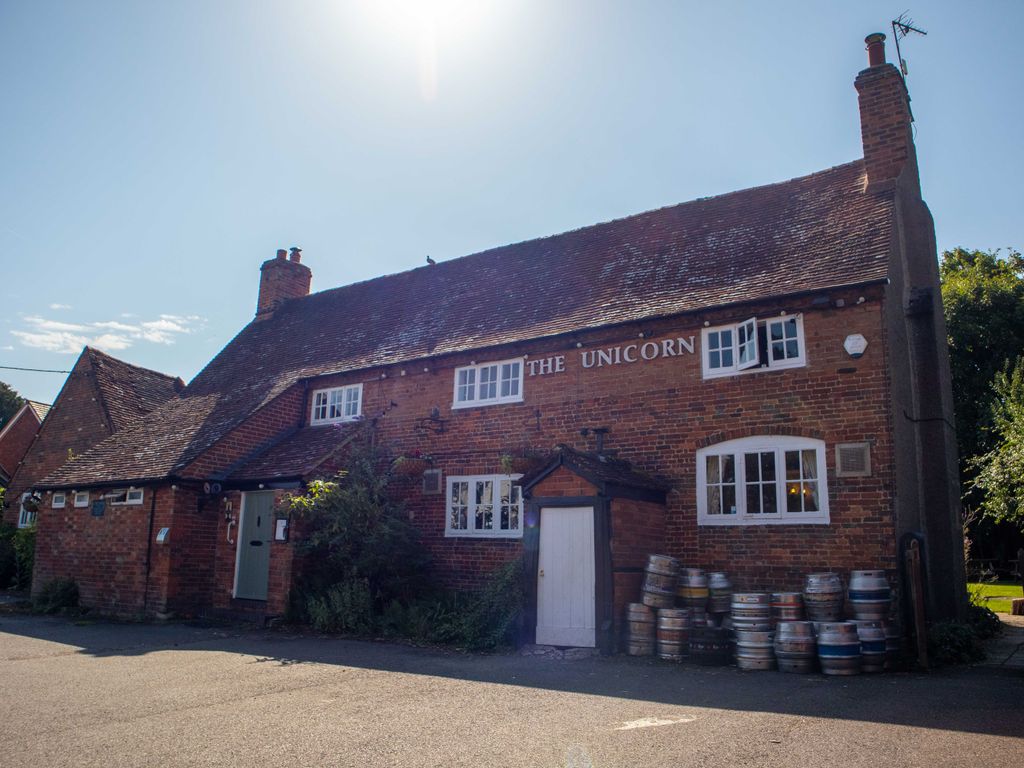 Pub/bar to let in High Street, Cublington LU7, £40,000 pa - Zoopla