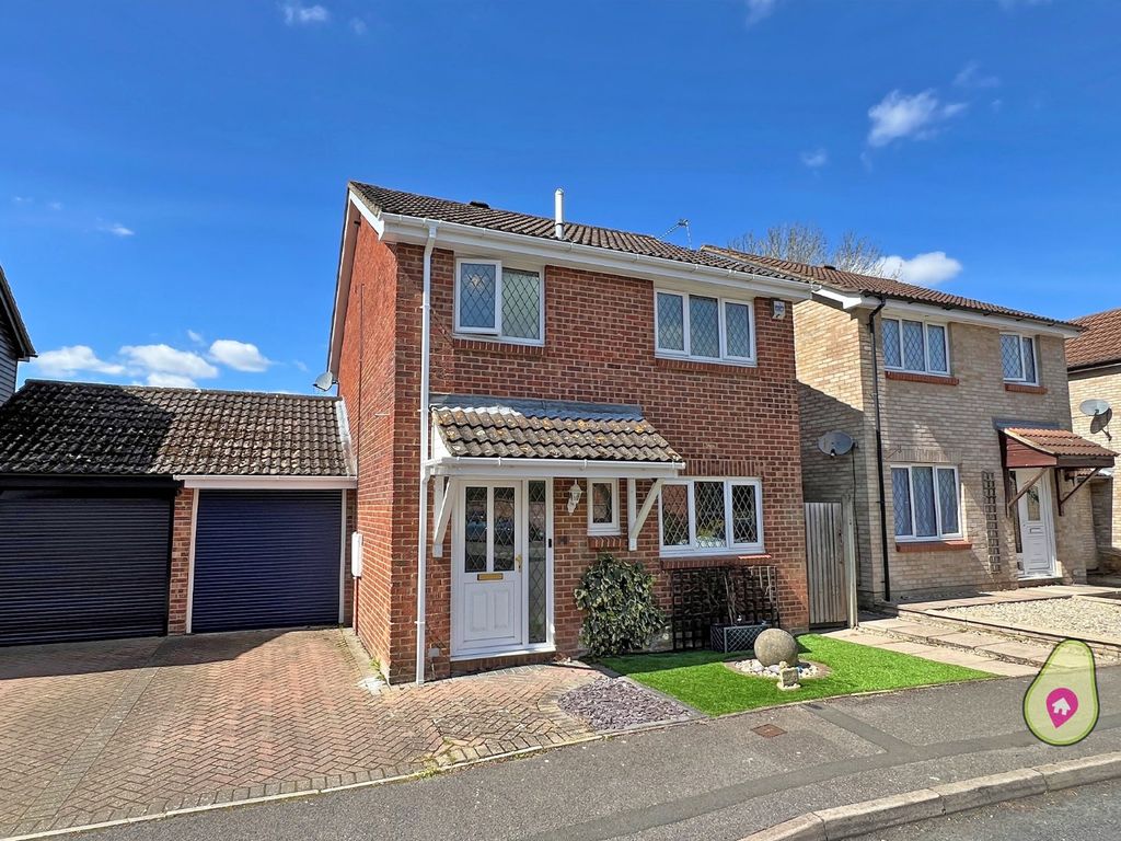 3 bed link detached house for sale in Avocet Crescent, College Town ...