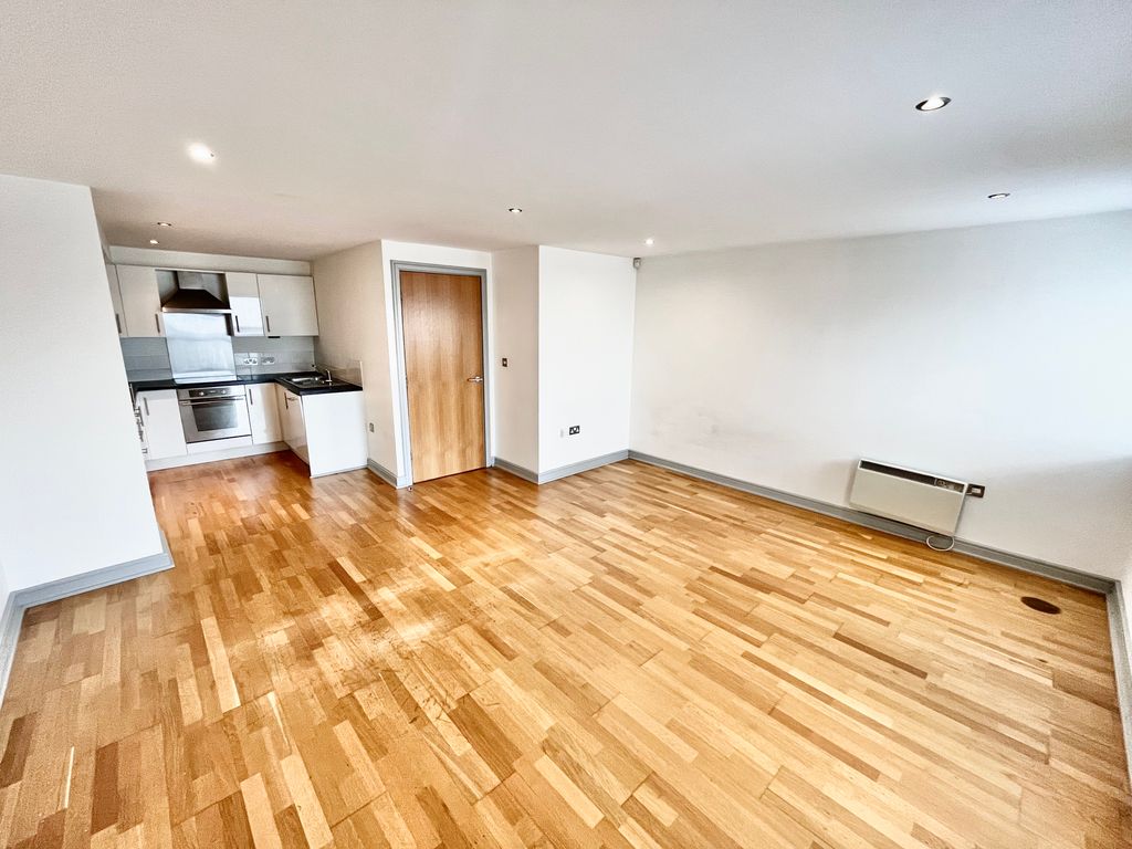 2 bed flat to rent in Peter Lane, York YO1 - Zoopla