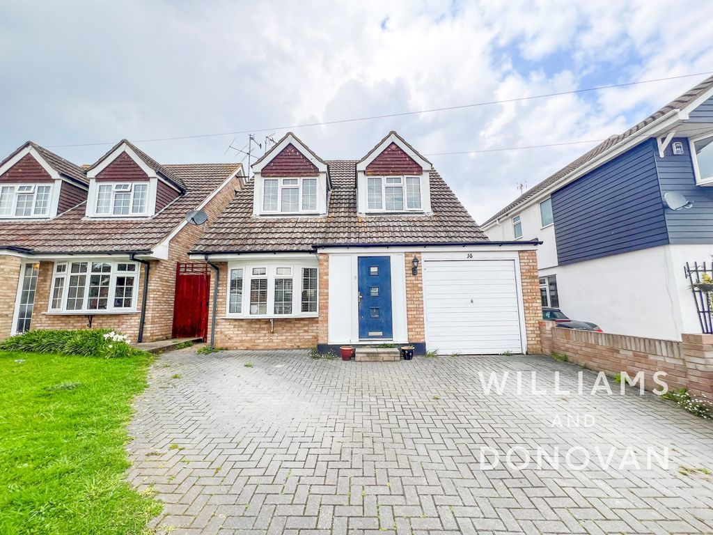 4 Bed Detached House For Sale In Clifton Road Ashingdon Rochford Ss4
