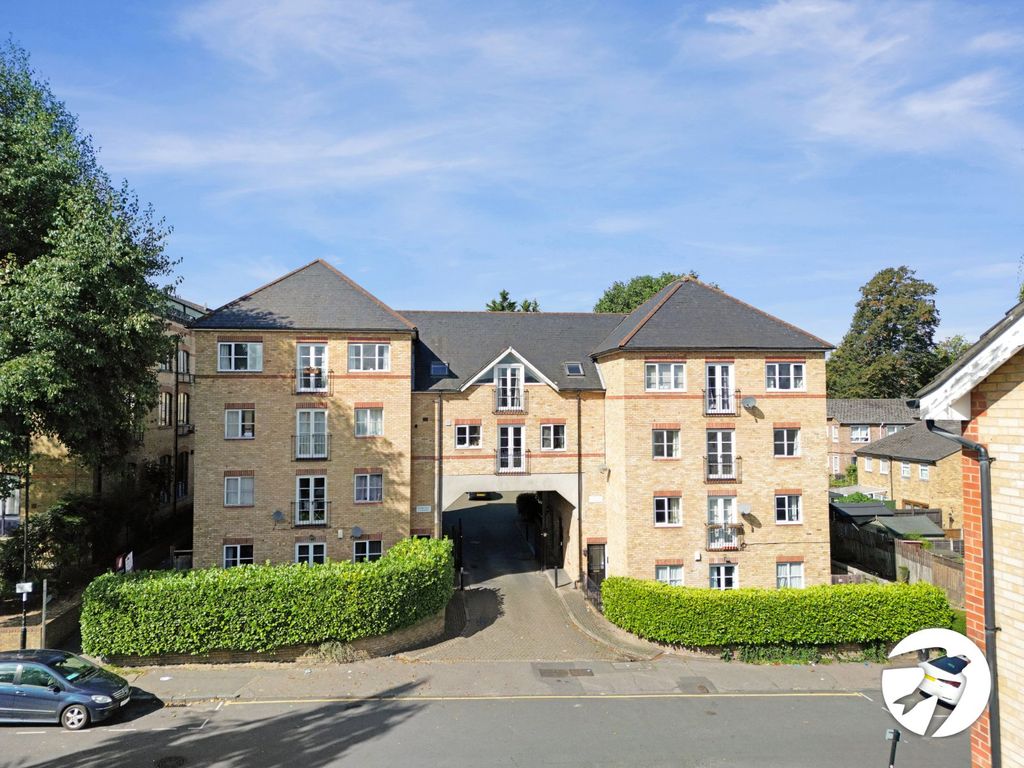 2 bed flat to rent in Silverdale, London SE26, £1,500 pcm - Zoopla