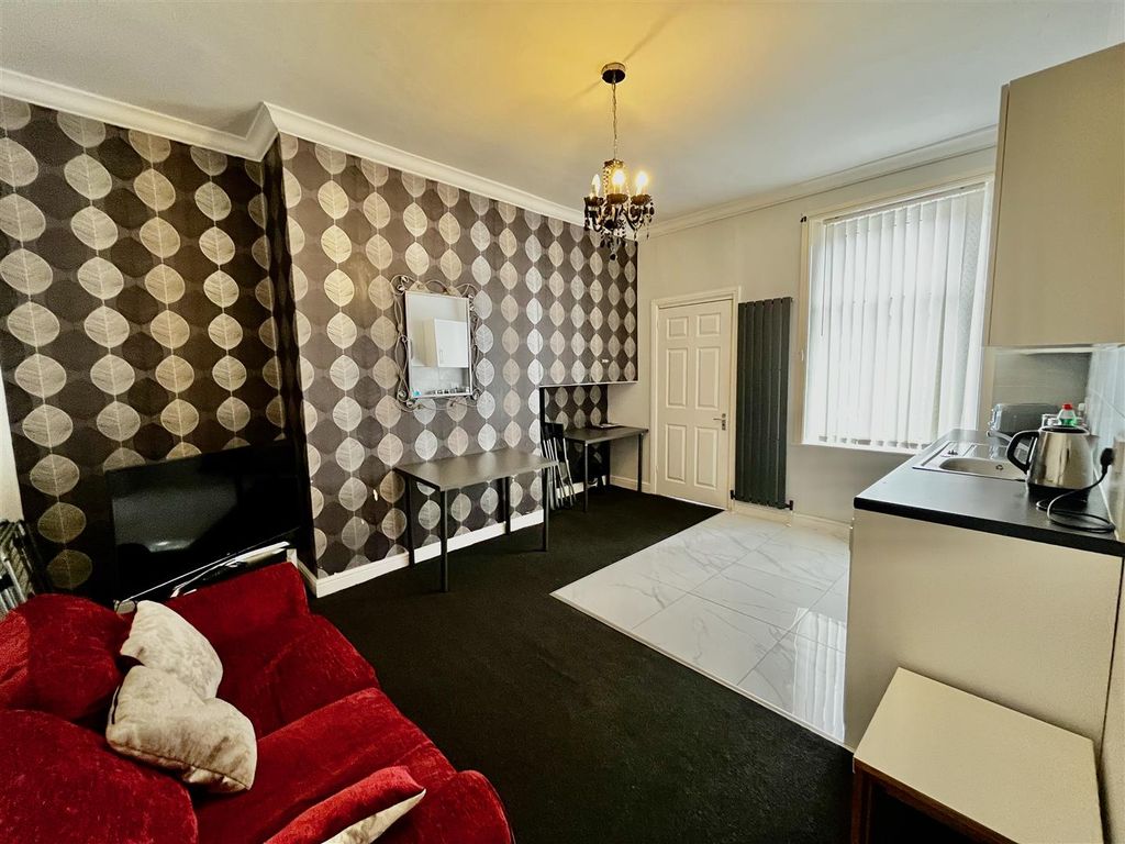 2 bed flat for sale in Brighton Road, Bensham, Gateshead NE8, £95,000 ...