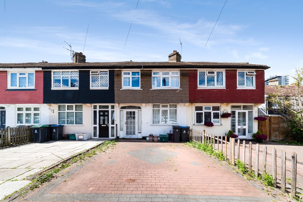 3 Bed Terraced House For Sale In Vincent Avenue Tolworth Surbiton Kt5