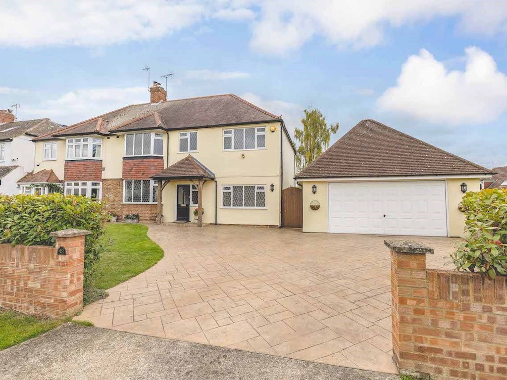 4 bed semi-detached house for sale in Lawn Close, Datchet SL3 - Zoopla