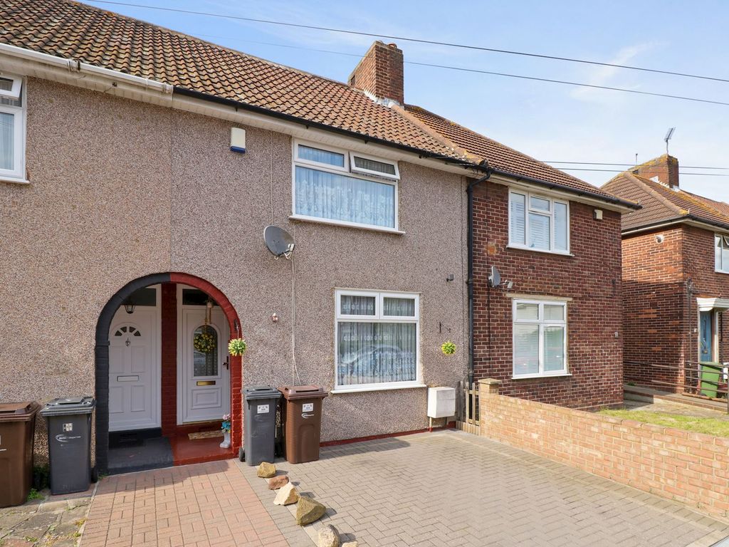 2 Bed Terraced House For Sale In Stamford Road Dagenham Rm9 £375 000