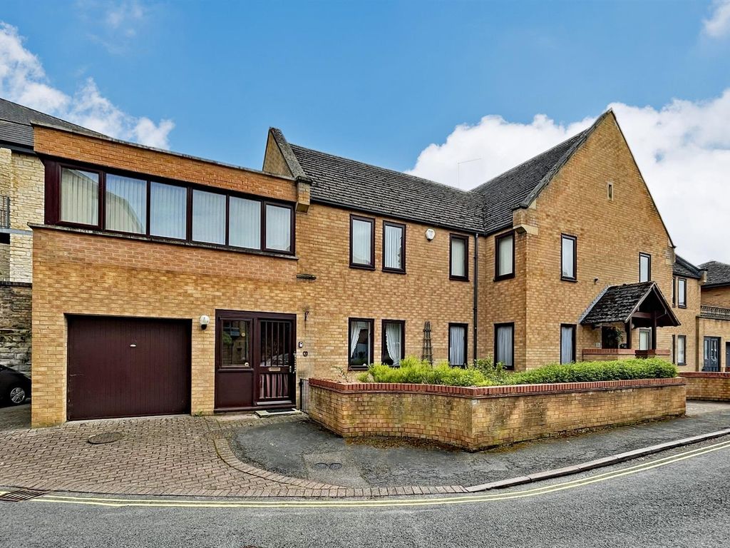 2 bed flat for sale in Welland Mews, Stamford PE9, £200,000 - Zoopla
