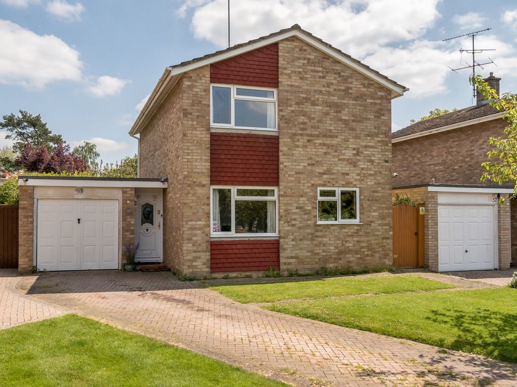 3 Bed Detached House For Sale In Marks Road Wokingham Berkshire Rg41
