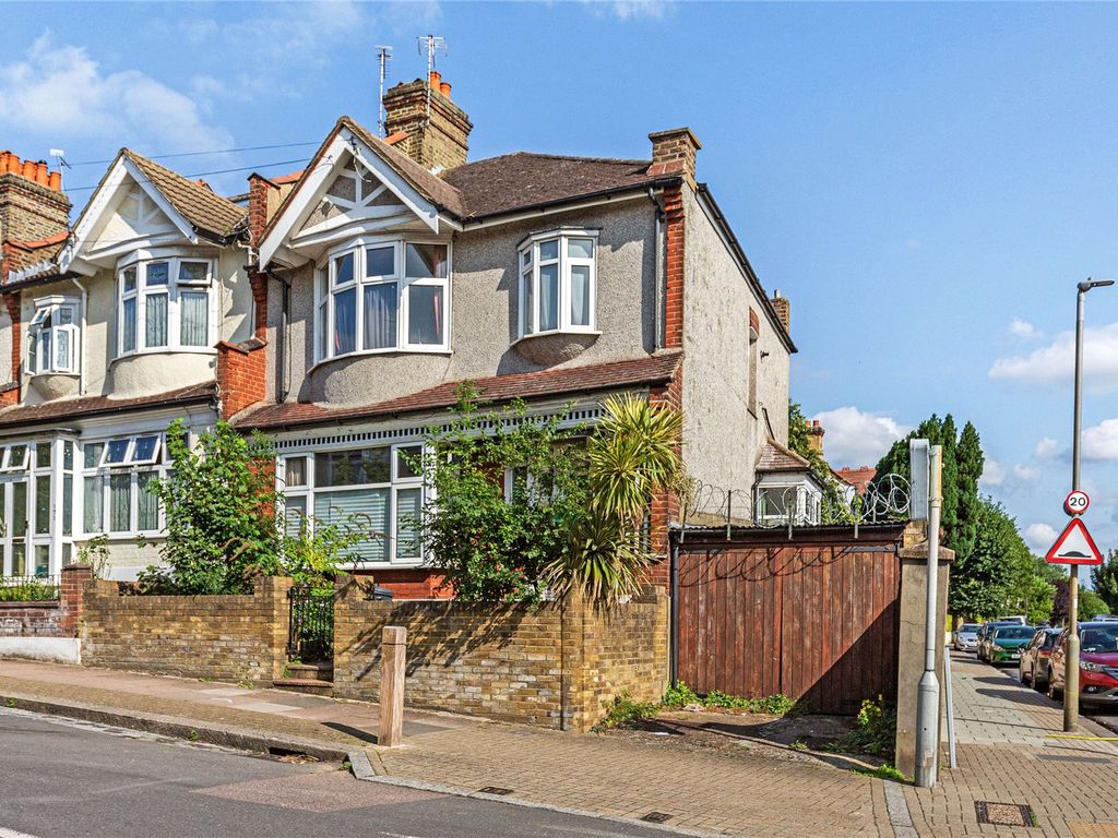 3 bed detached house for sale in Nimrod Road, Furzedown, London SW16 - Zoopla