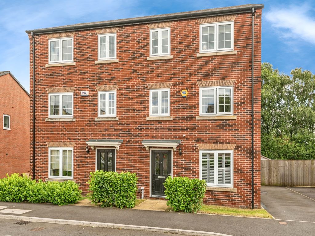 4 bed town house for sale in Piebridge Way, Leeds LS12, £300,000 - Zoopla