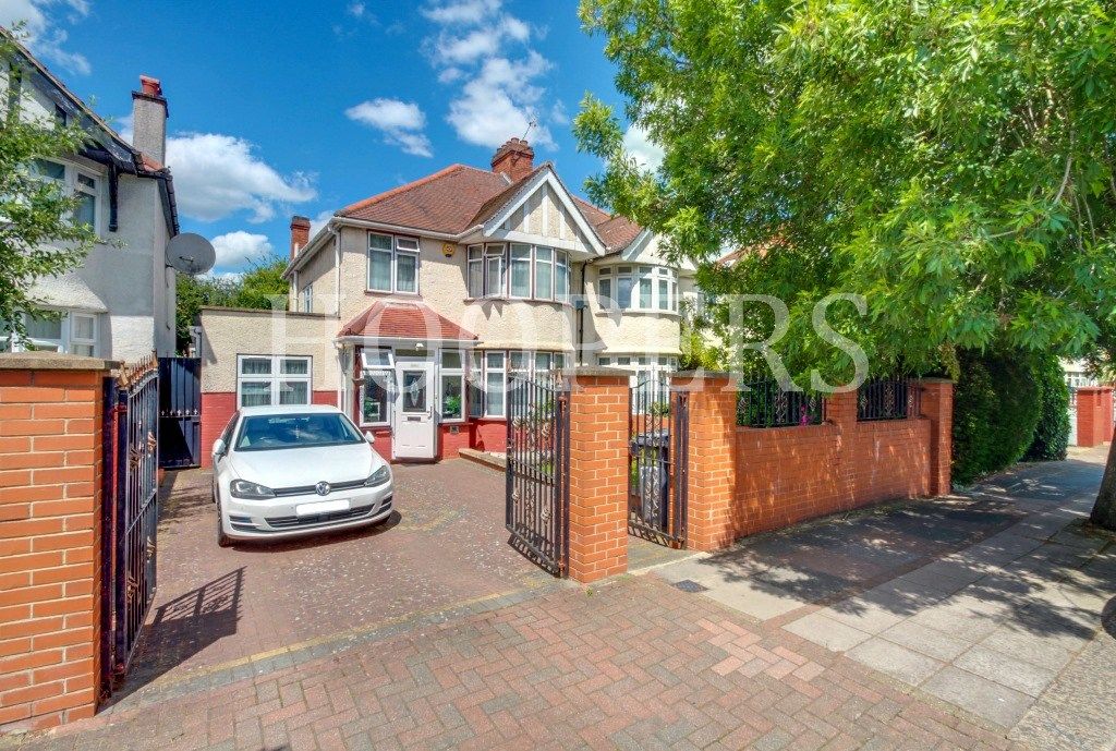 4 Bed Semi Detached House For Sale In Dollis Hill Lane London Nw2 £