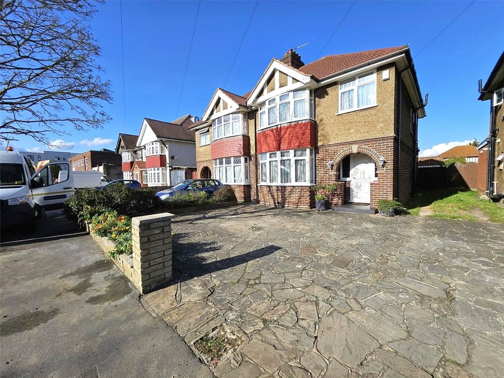 3 Bed Semi Detached House For Sale In Fairdale Gardens Hayes Greater