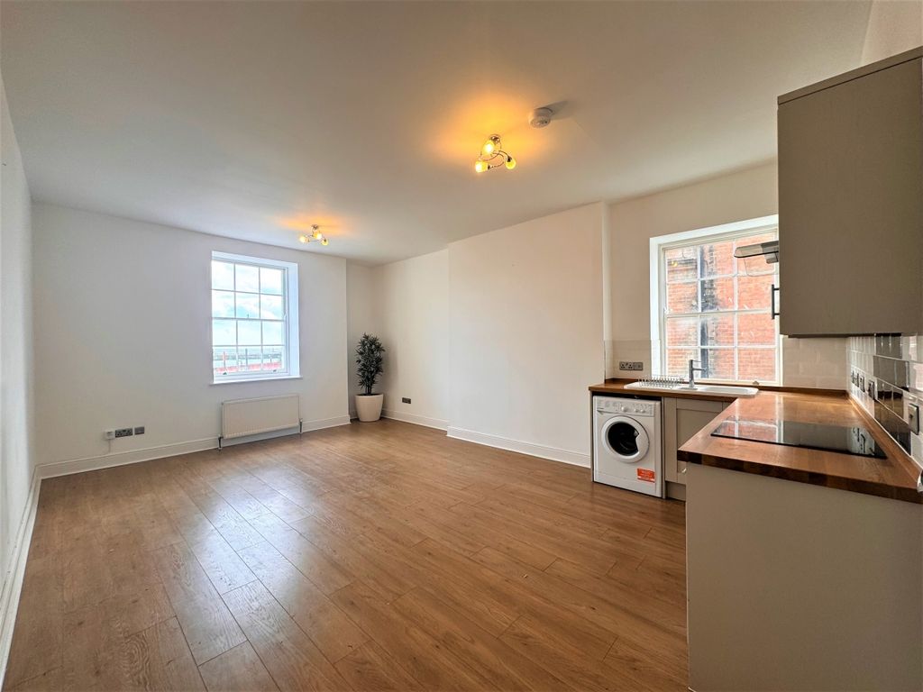1 bed flat to rent in Harbour Parade, Ramsgate CT11, £750 pcm - Zoopla
