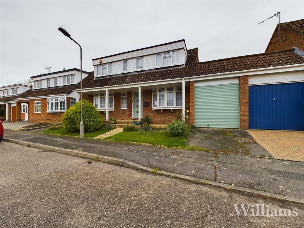 4 Bed Link Detached House For Sale In Goya Place Haydon Hill