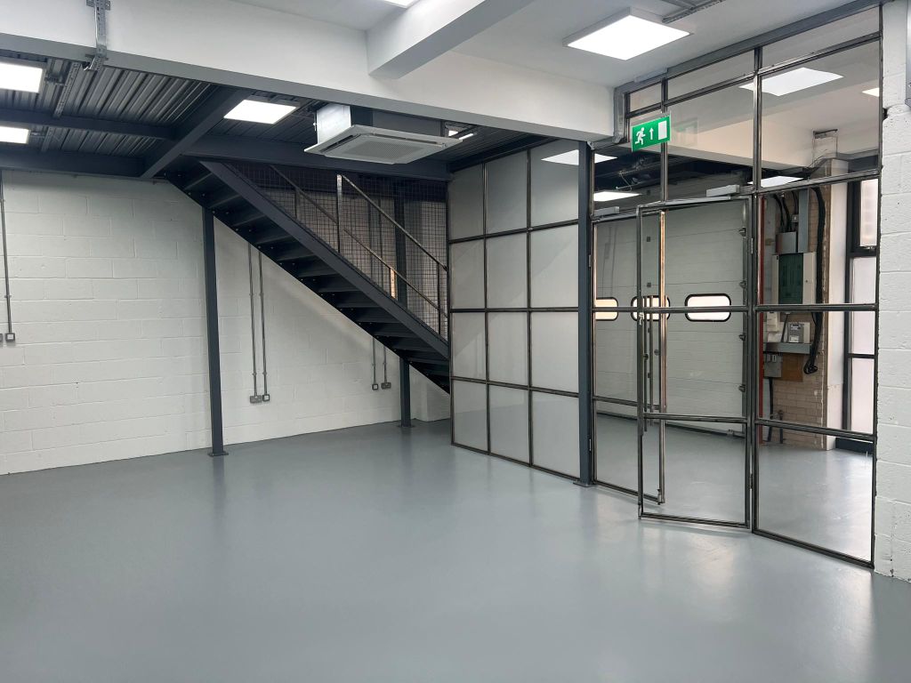 Warehouse to let in Unit 17, Windsor Park Industrial Estate, Merton ...