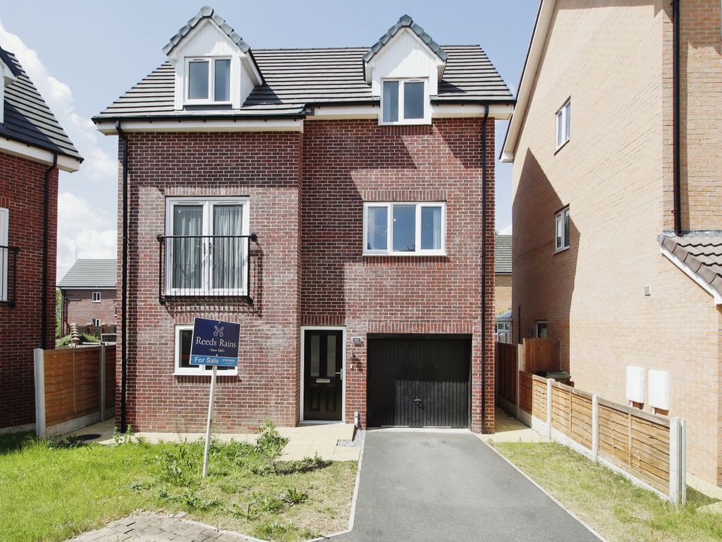 3 bed detached house for sale in Leatham Avenue, Rotherham, South ...