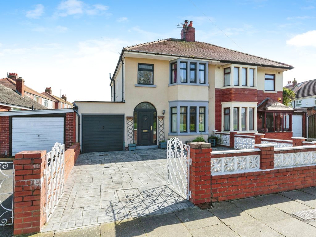 3 Bed Semi Detached House For Sale In Moor Park Avenue Blackpool Fy2