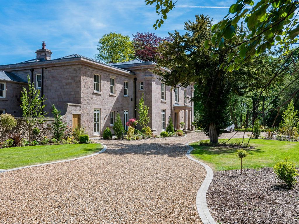 2 bed flat to rent in Withnell Hall Gardens, Withnell, Chorley PR6, £ ...