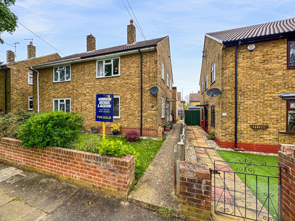 3 Bed Semi Detached House For Sale In Lyminge Close Twydall Rainham