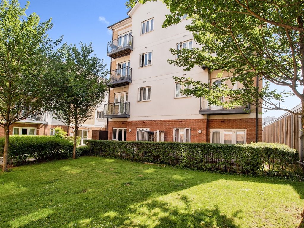 1 bed flat for sale in Ley Farm Close, Garston, Watford WD25 - Zoopla