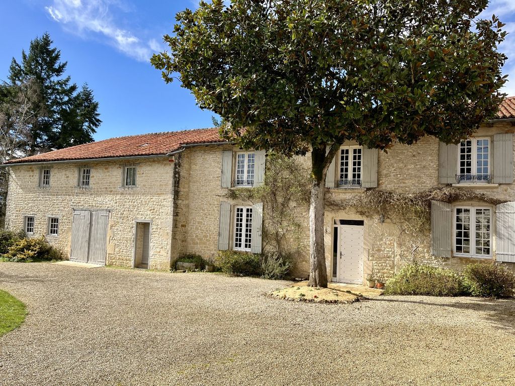 4 bed property for sale in Lizant, Vienne, France, £380,311 - Zoopla