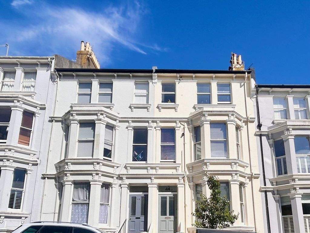 1 bed flat to rent in Eaton Place, Brighton BN2, £1,300 pcm - Zoopla