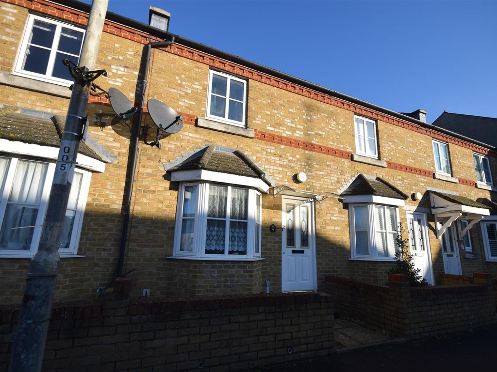2 bed terraced house to rent in High Street, Colnbrook, Slough SL3 - Zoopla