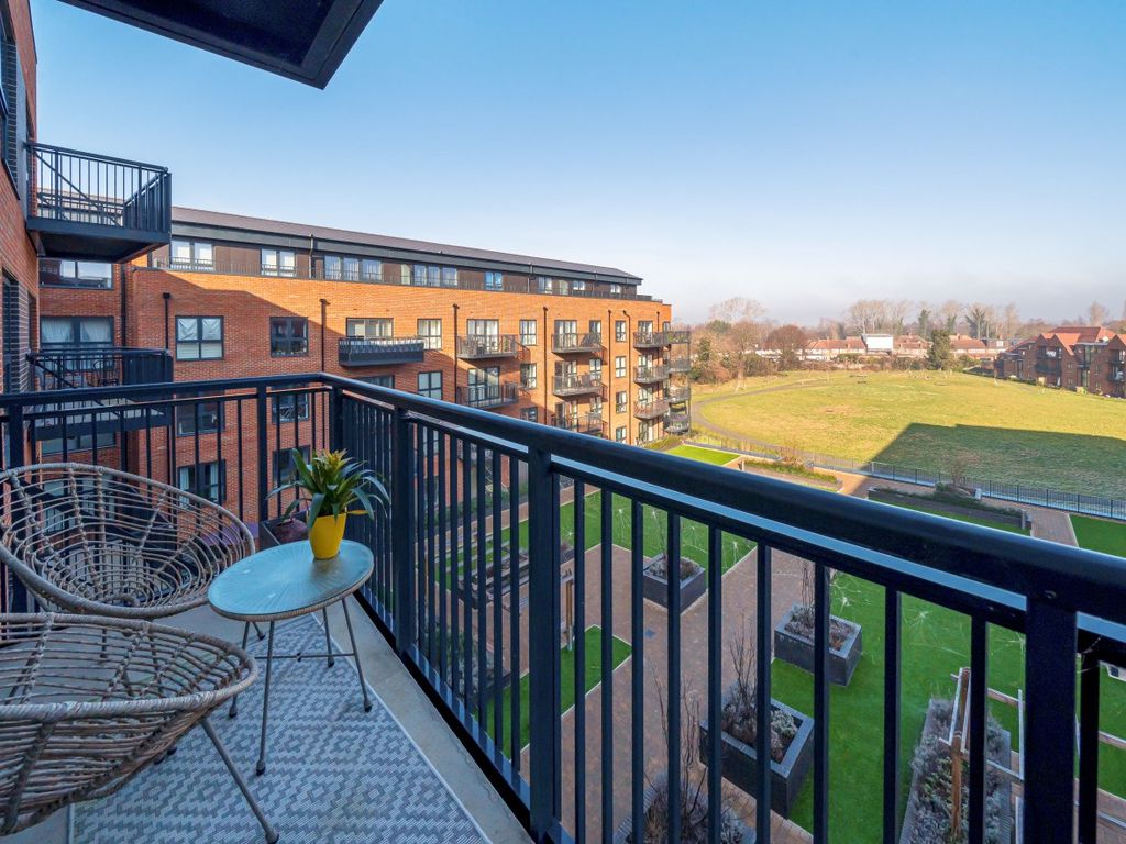 1 bed flat for sale in Palmer Court, 5 Pitcher Lane, Ashford TW15 - Zoopla
