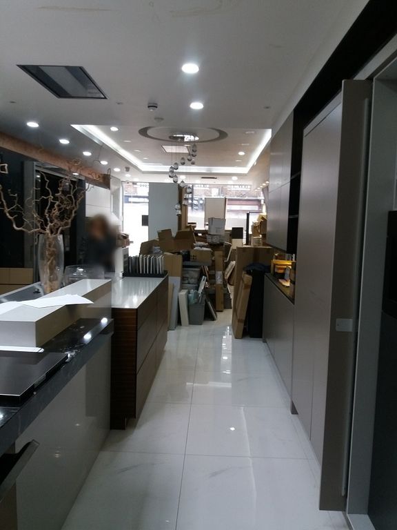 Retail premises to let in Temple Fortune Parade, Finchley Road, London ...