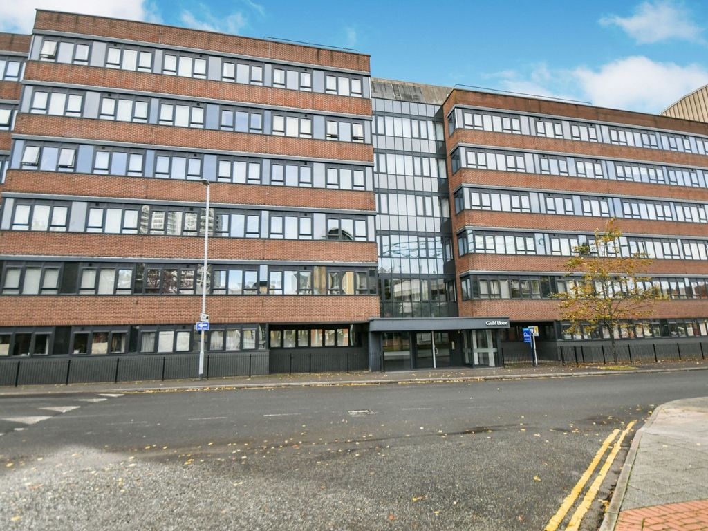 Studio for sale in Guild House, Farnsby Street, Swindon, Wiltshire SN1 ...