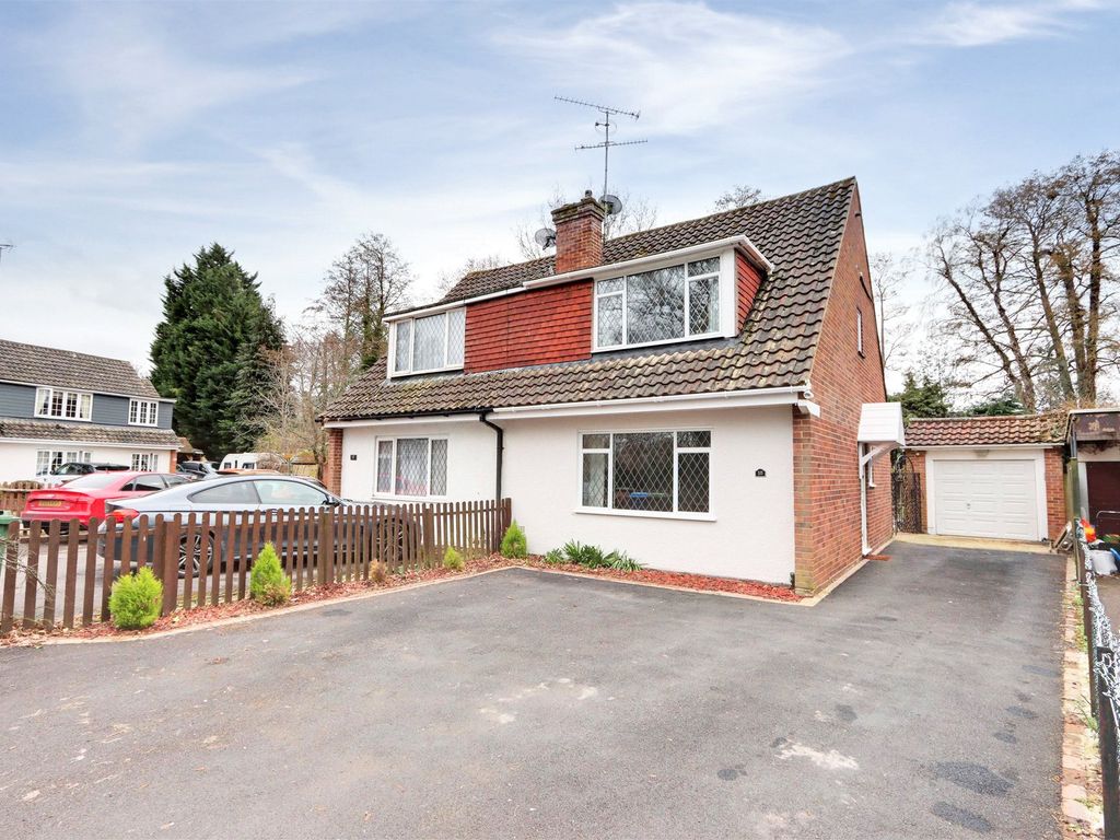 3 Bed Semi Detached House For Sale In Mason Road Farnborough