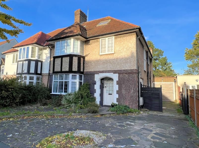 5 bed semi-detached house for sale in The Ridgeway, Finchley N3, £ ...
