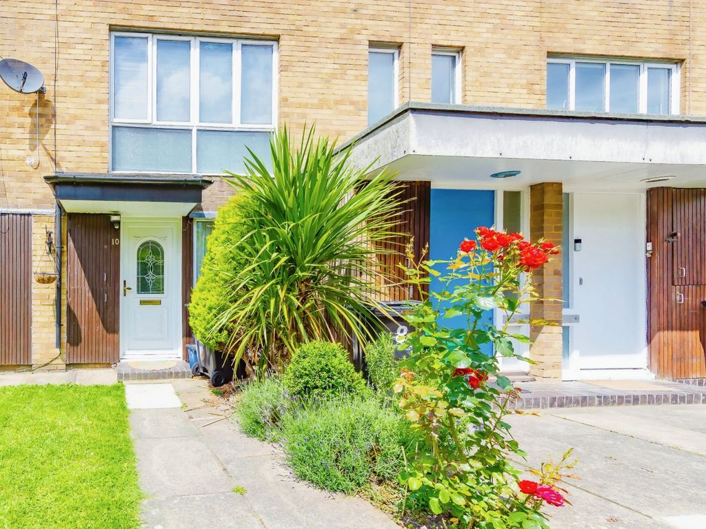 2 bed flat for sale in Leyburn Gardens, Croydon, Surrey CR0, £375,000 ...