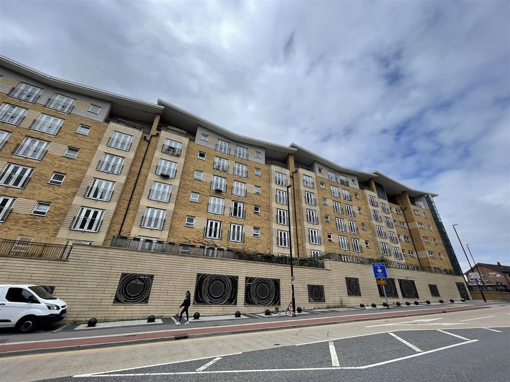 2 bed flat for sale in Fusion, 16 Middlewood Street, Core 4 M5, £ ...