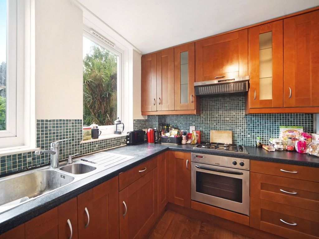 3 bed flat to rent in Hilldrop Crescent, Tufnell Par N7, £2,600 pcm ...