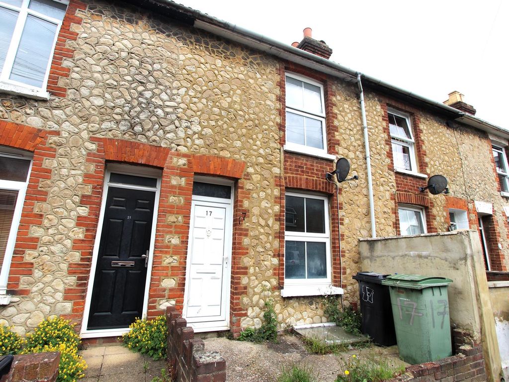 Terraced House To Rent In Cross Street Maidstone Kent Me14 £1 125