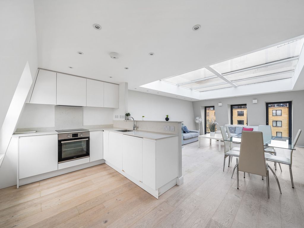 3 bed flat for sale in Westmoreland Terrace, London SW1V, £1,100,000 ...