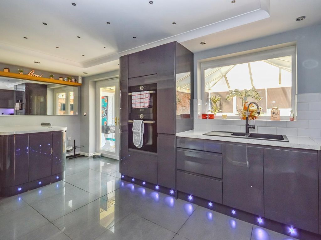 3 bed detached house for sale in Pant Bryn Isaf, Llanelli SA14 - Zoopla