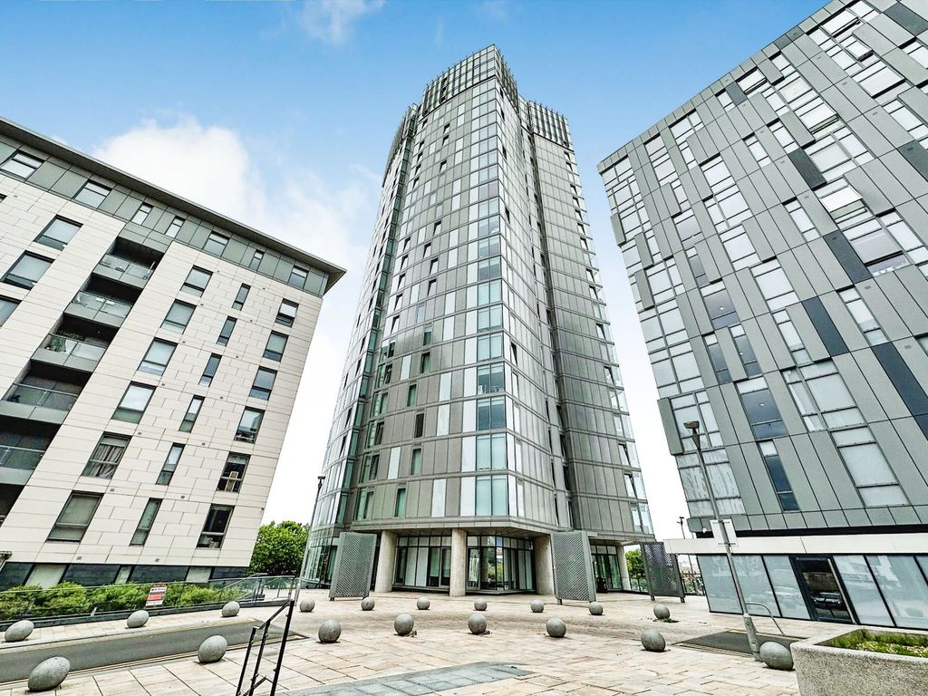 1 bed flat for sale in Plaza Boulevard, Liverpool, Merseyside L8, £ ...