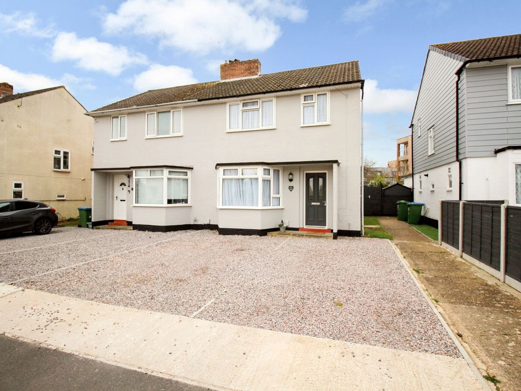 3 Bed Semi Detached House For Sale In Bramley Crescent Sholing So19