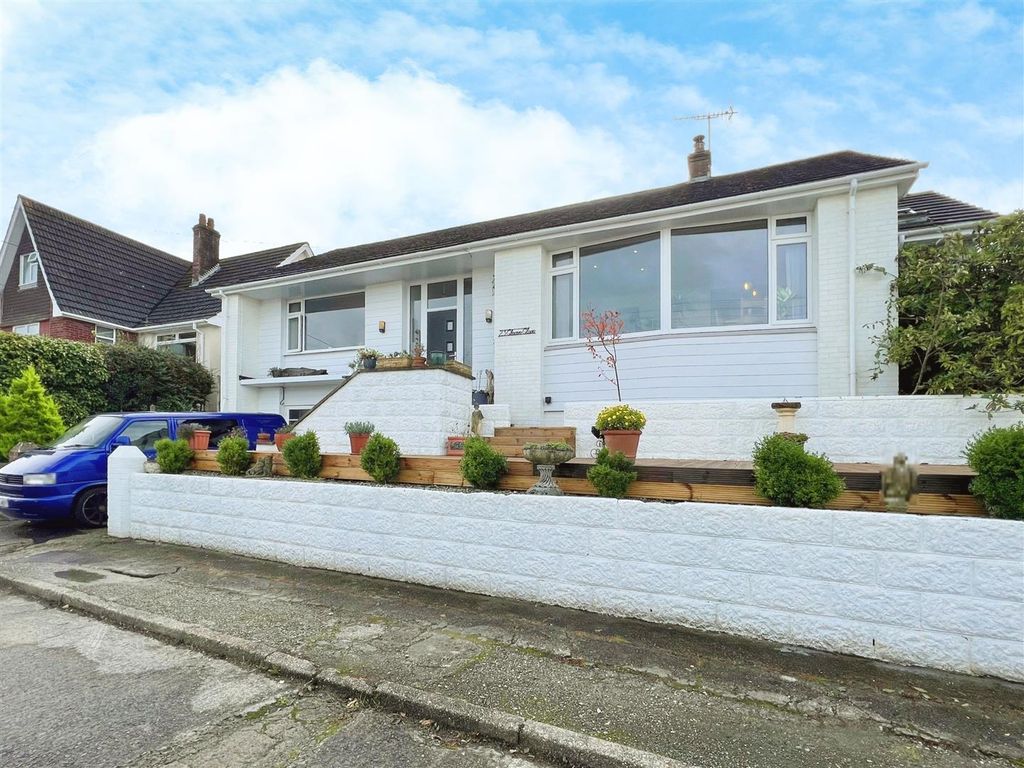3 bed detached bungalow for sale in Cleave Close, Sticklepath ...