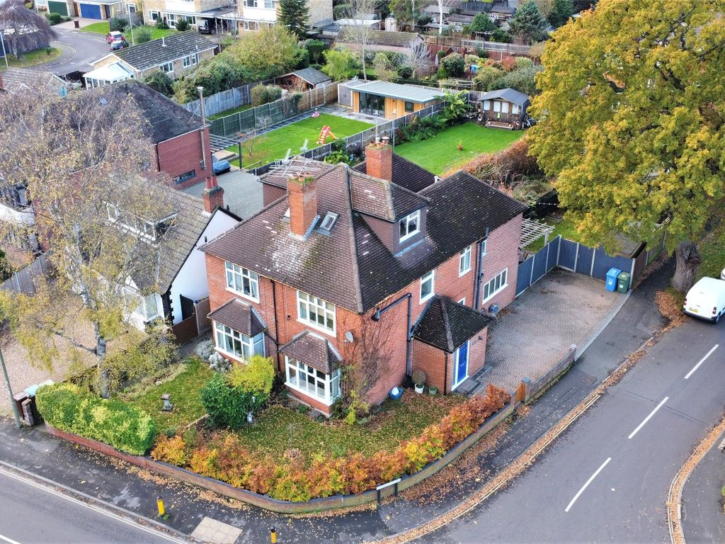 4 Bed Semi Detached House For Sale In Prospect Road Farnborough