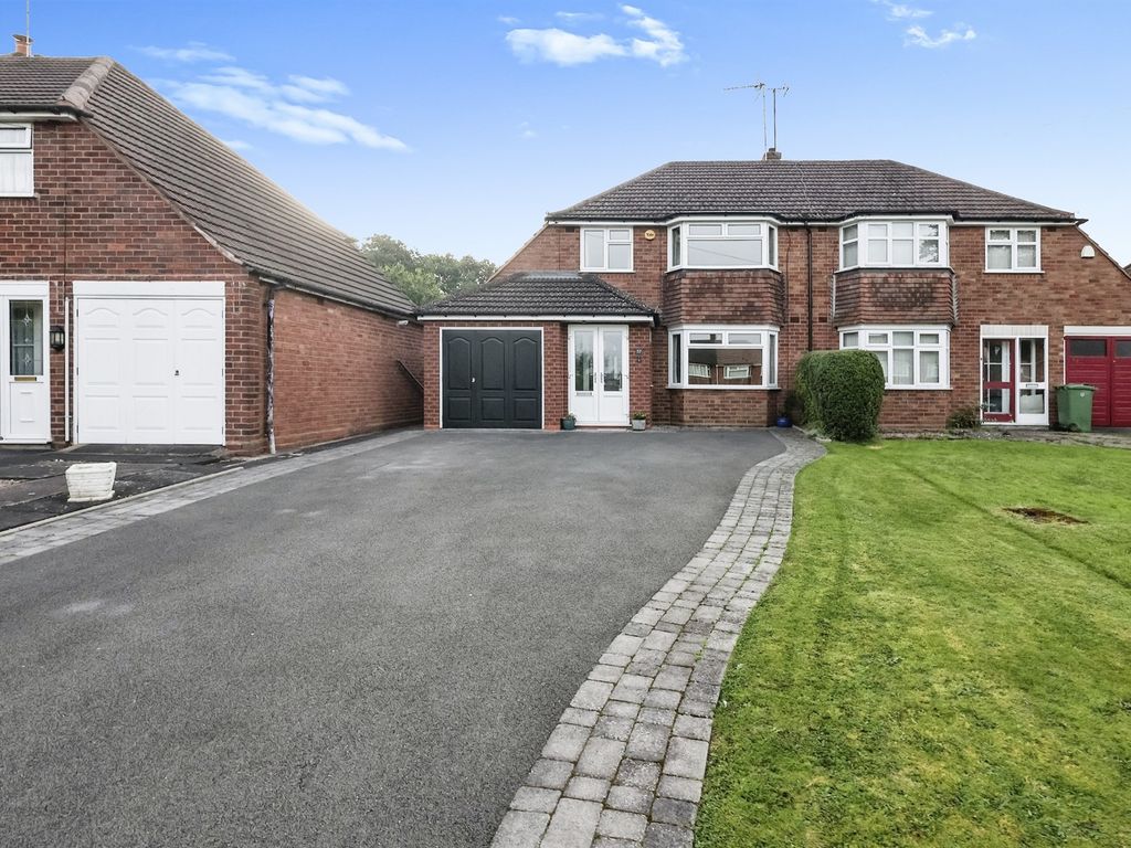 3 Bed Semi Detached House For Sale In Bassnage Road Hayley Green