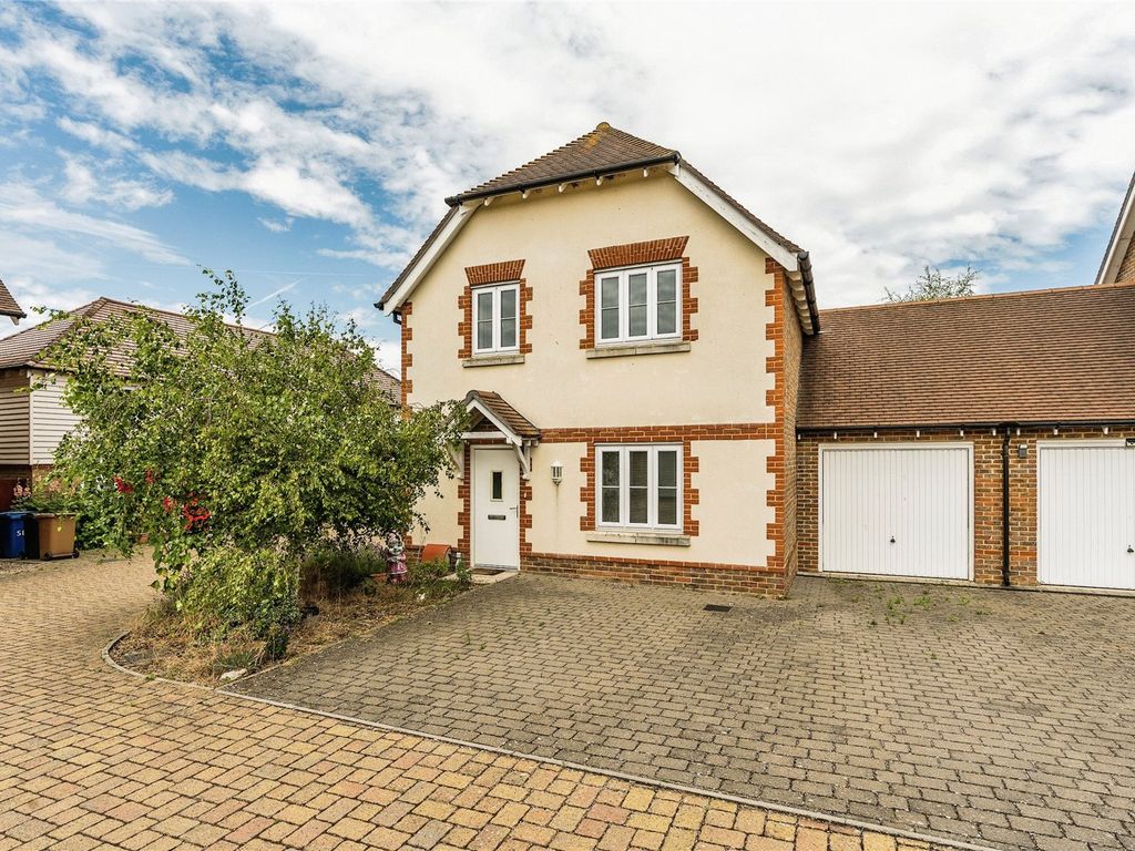 3 Bed Link Detached House For Sale In School Lane Lower Halstow