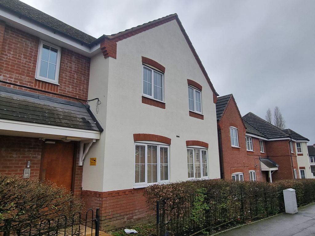 2 bed flat to rent in Church Place, Bloxwich WS3, £750 pcm - Zoopla